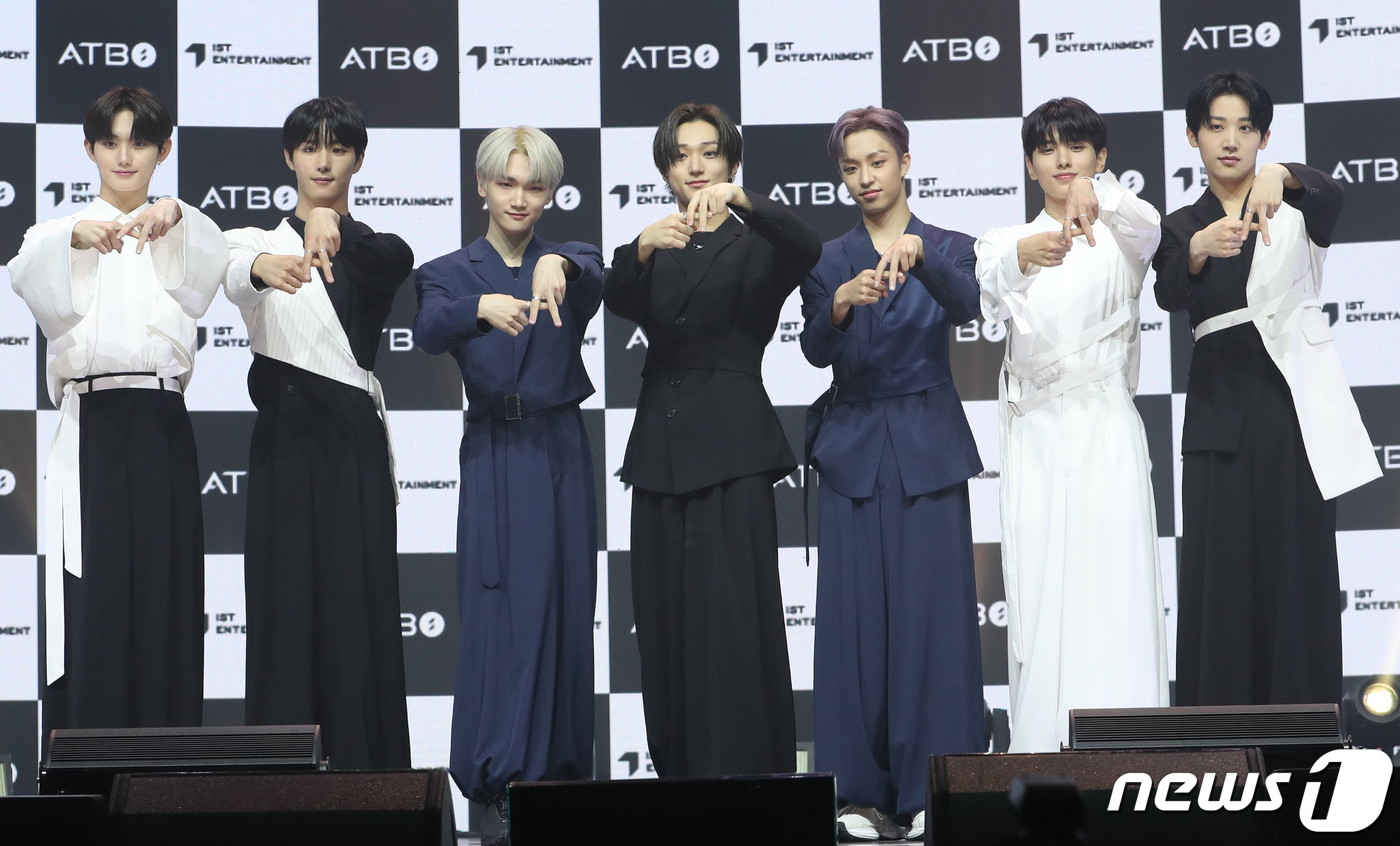 ATBO: ♪K-POP PHOTO ALBUM－2♪