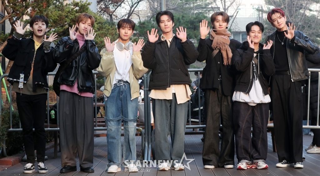 TRENDZ: ♪K-POP PHOTO ALBUM－2♪